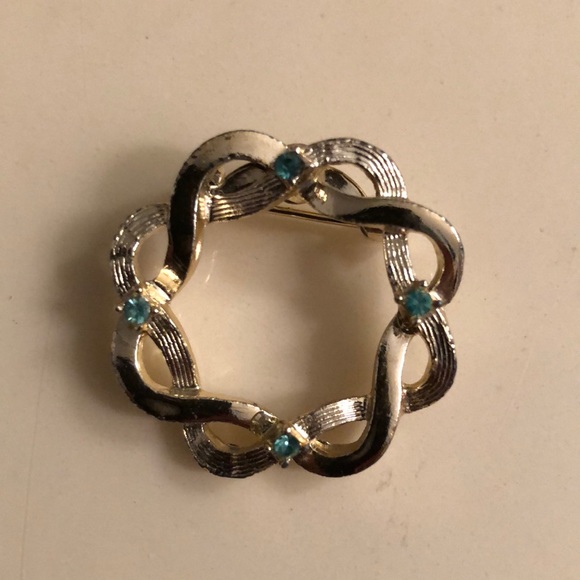 Jewelry | Vintage Round Gold And Green Stone Brooch | Poshmark